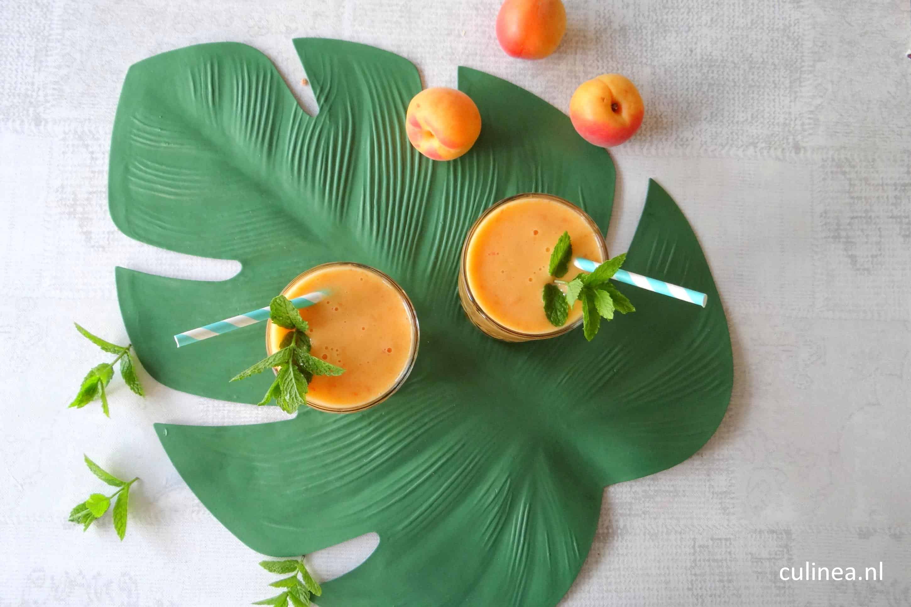 Frozen Abrikozen Rum Cocktail | Culinea.nl;