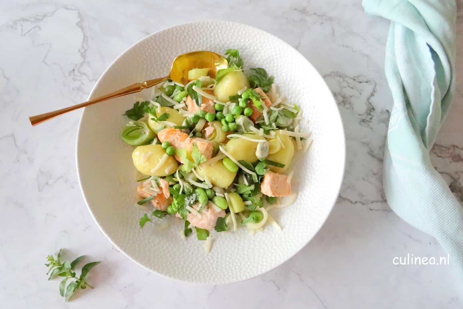Gnocchi met zalm, prei en peulvruchten | Culinea.nl;