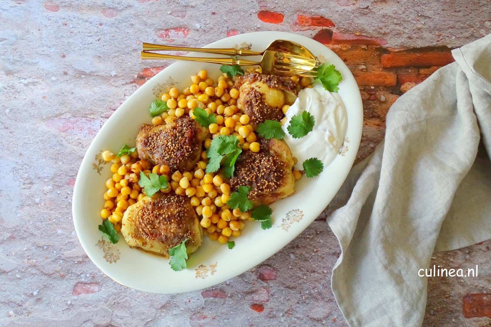 Kippendijen met za’atar en kikkererwten | Culinea.nl