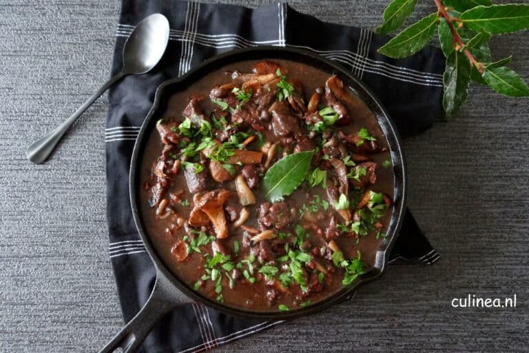 Hoe maak je het lekkerste stoofvlees wild | Culinea.nl;